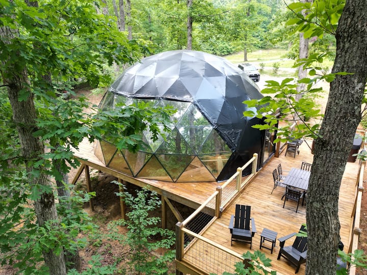 New Luxury Dome! Hot Tub, Firepit & Designer Decor - Monteagle, TN