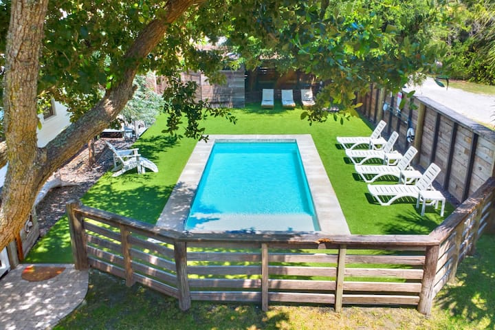 5 Bed 3 Ba Beach House W Private Pool - Tybee Island, GA