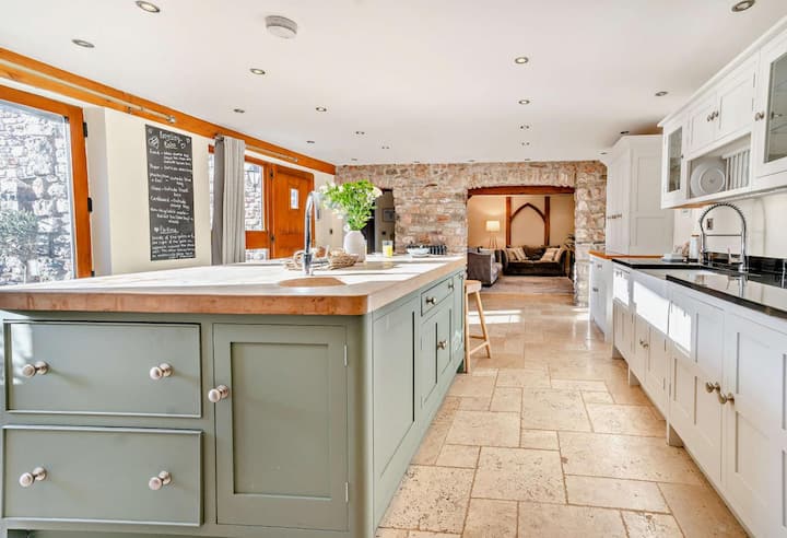 4 Bed In Nottage (Oc-t28401) - Porthcawl