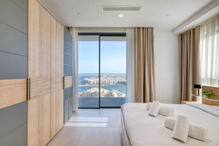 On-top-of-the-world: 25th Floor Views - Malta