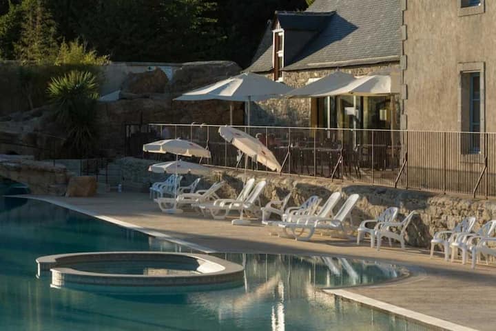 Camping 5 éToiles - Piscine  - Ccaaagb - Quimper