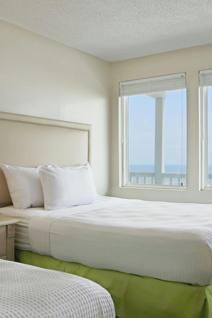 Prime Spot Right On The Ocean - Ocean City, MD