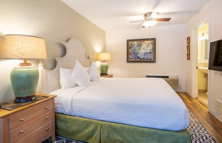 Fresh-baked Cookies Every Afternoon - Calistoga, CA