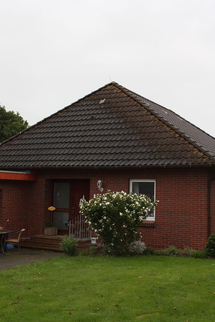 Ferienhaus Mit Kleinem Garten Und Grill - Stadland