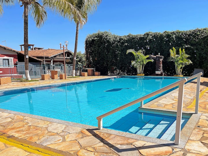 Chalé Perfeito Para Férias C/ 3 Quartos E Piscina - Caldas Novas