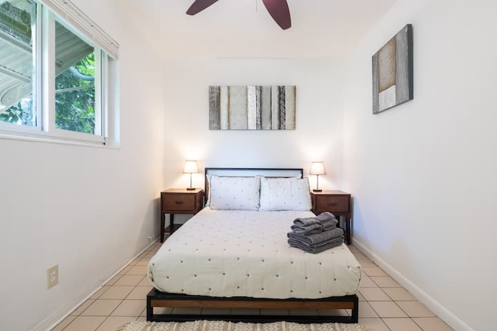 Comfort And Urban 1 Bed W/parking 5 Min To Beach! - Hollywood, FL