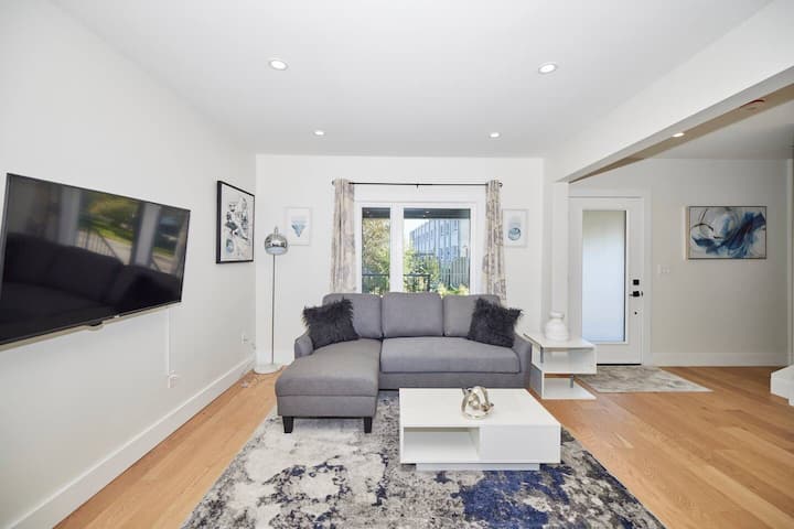 3 Bedroom -Walk To The Falls - Niagara Falls