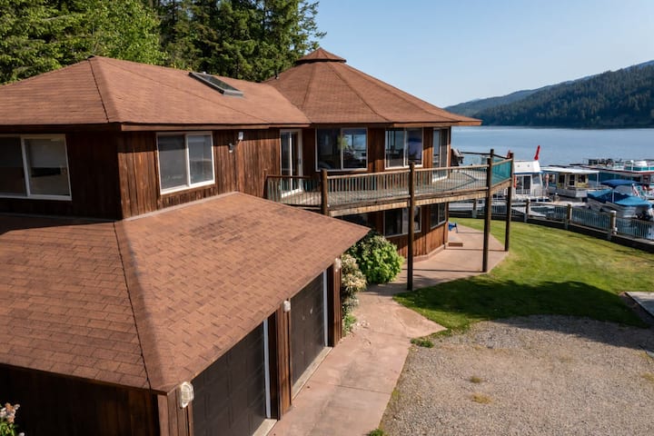 Upper Floor Marina Lakefront Lodging - Enterprise - Priest Lake, ID
