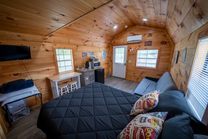 Cabin 3 " The Garage" 1 Room Cabin - Robbinsville, NC