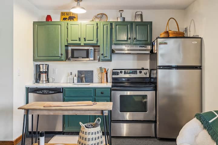 Quaint 1br Getaway: 4 Minutes To Okemo Mountain - Ludlow, VT