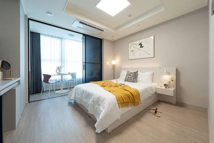 Cozy Stay With Harbor Ocean View Incheon Apartment - Incheon
