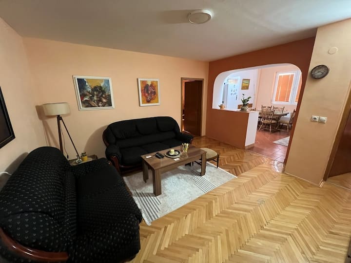 S&t Cozy Apartment With Balcony And A Free Parking - Skopje