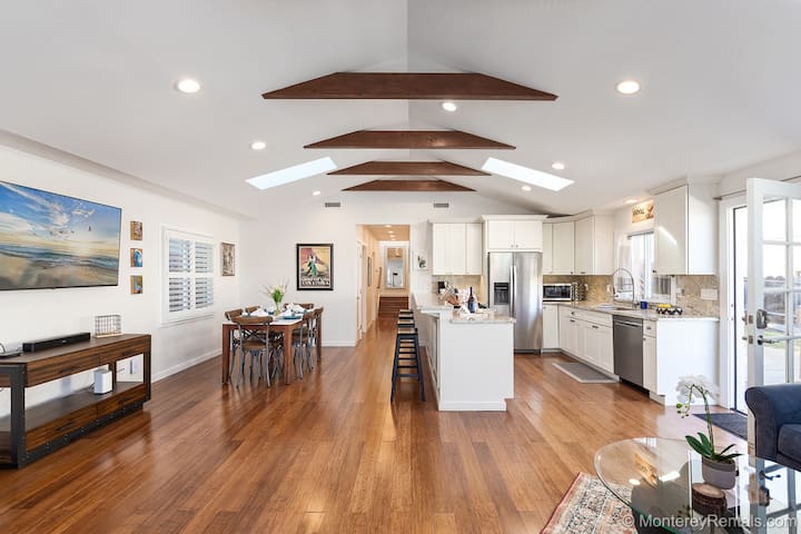 Rooftop Retreat - Monterey, CA