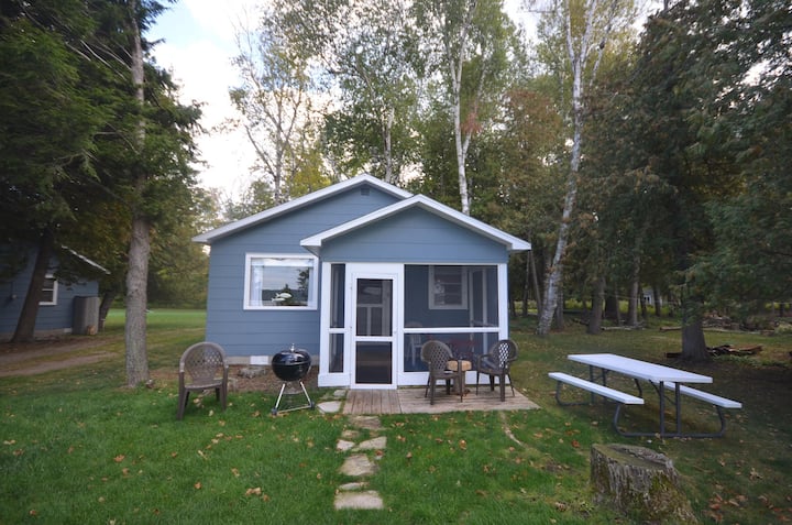 Cozy Cottage On Big Glen Lk. Kayaks. 2 Of 5 - Glen Arbor, MI
