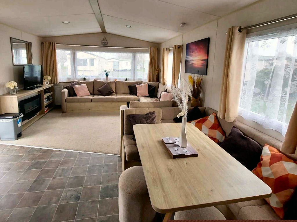 Forget-me-not Stays Holiday Caravan- 3 Bedrooms - Skegness
