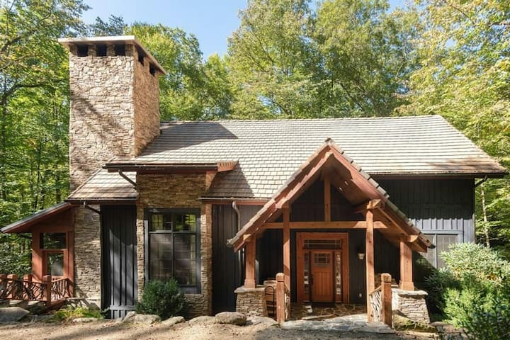 4br Fairy Tale Home Among The Trees With A Hot Tub - Cashiers, NC