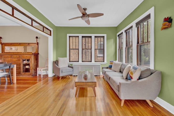 Charming 3bd Bungalow In Vibrant Andersonville - Chicago, IL
