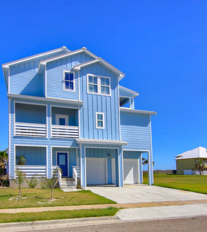Upscale Home! Beach Access! Community Pool - Corpus Christi, TX