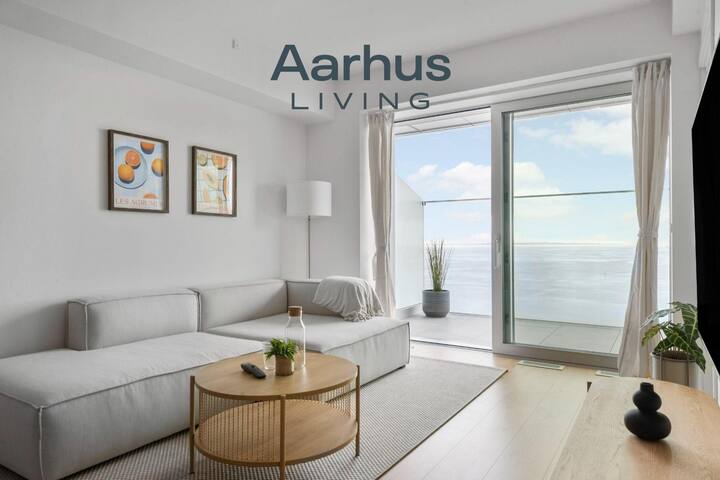 Endless Ocean Views With Private Balcony - Aarhus