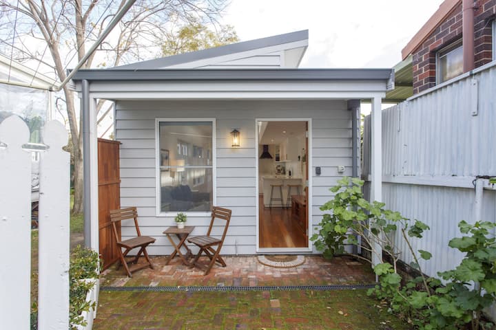 Karak Cottage - Spacious 1 Bedroom Guesthouse - Fremantle