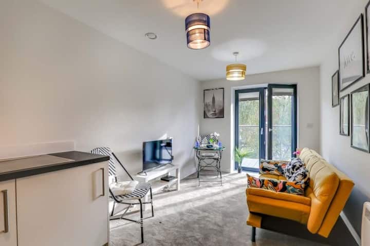 Modern, Clean Flat In Central Luton & Near Station - Luton