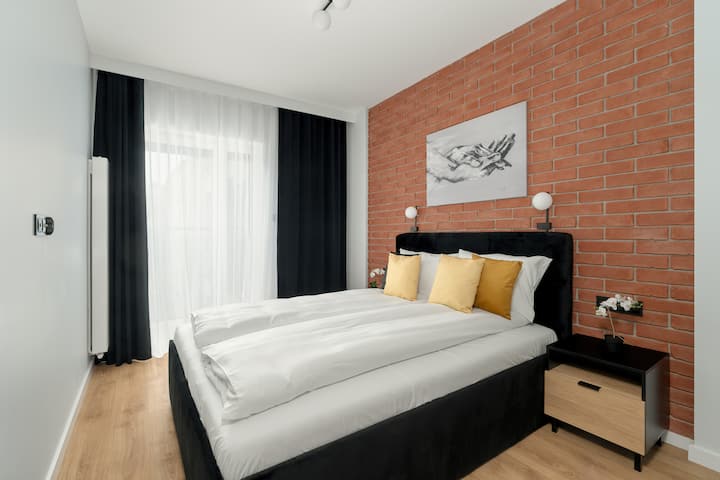 Modern Apartment With Balcony | Parking | Close To - Poznan