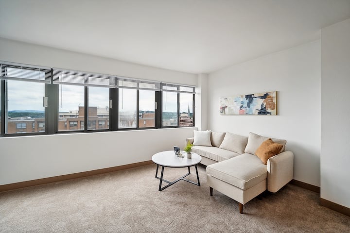 Pp 1306  Modern Corporate 1br, Pool, Gym - Harrisburg, PA