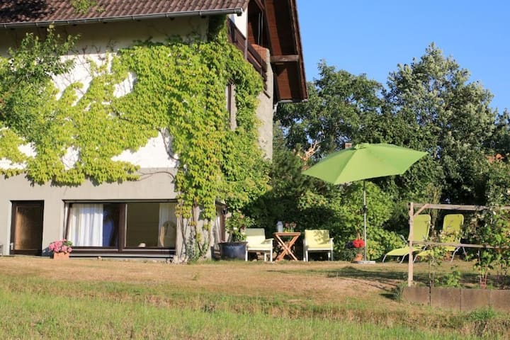 Apartement Mit Garten, Ferienwohnung Naturfreund) - Lügde