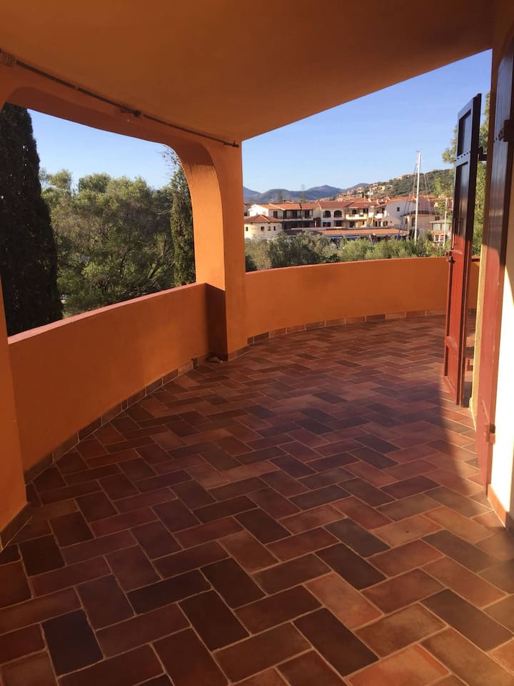 Fpo01/02 Due Appartamenti 9 P. 5 Camere - San Teodoro