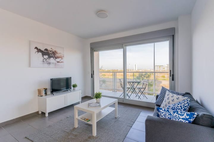 Modern Apartment: Moncofa Beachside Oasis - Nules