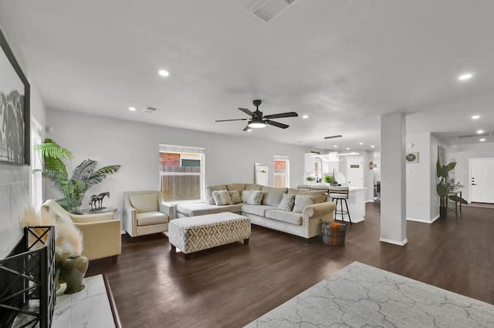 Cozy Family Getaway 10 Minutes From Splashtown - Spring, TX