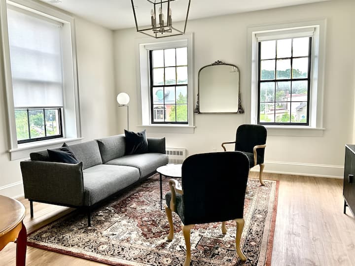 Modern Suite (2 Queens) On The River - Port Hope