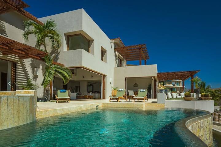 Casa Rayrae Ocean View 4 Br Steps Away From Beach - Mexico