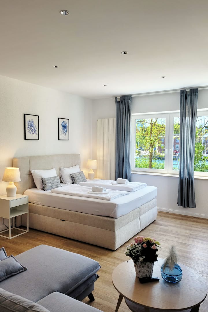 Pure Harbor Romance - Apartment With Water View - Neustadt in Holstein