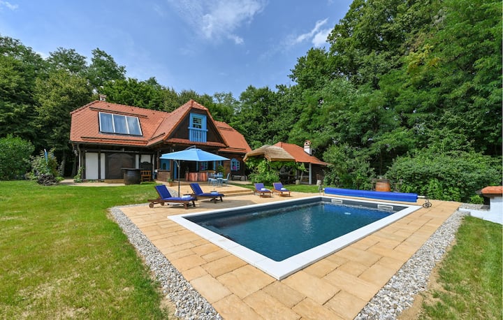 Awesome Home In Zlatar With Sauna - Zlatar