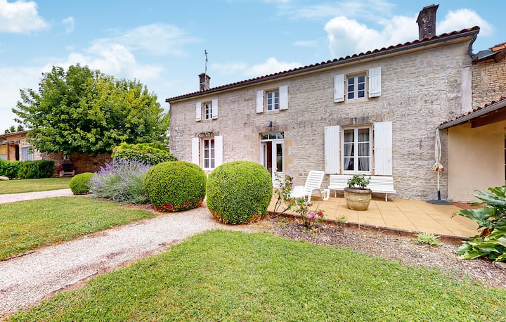 3 Bedroom Cozy Home In Ligné - Charente