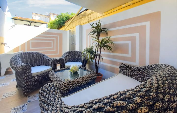 1 Bedroom Gorgeous Apartment In Viareggio - Viareggio
