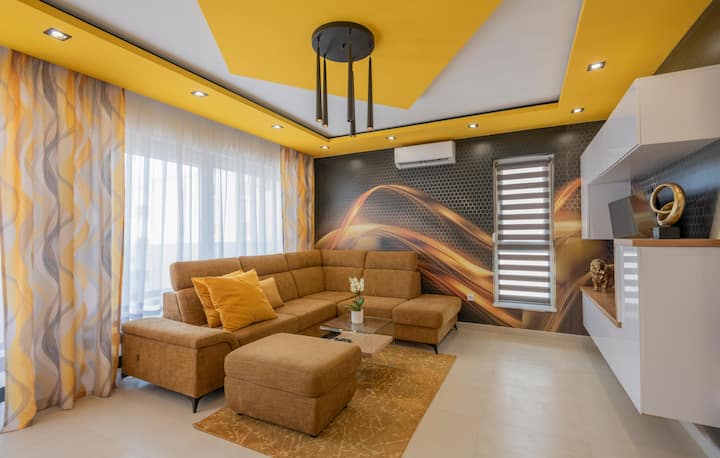 2 Bedroom Cozy Apartment In Makarska - マカルスカ