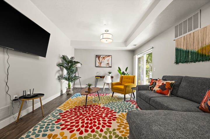 Cozy Getaway Near City Center - Salt Lake City, UT