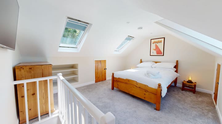 St Ives Bubblegum Cottage | Pet Friendly | Parking - St Ives