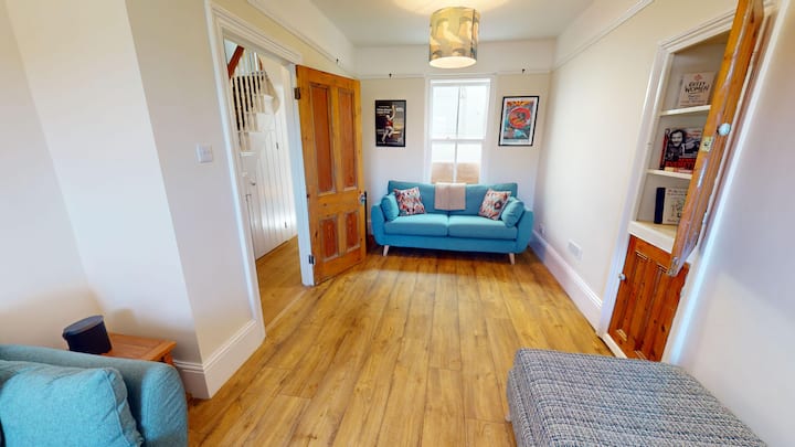 St Ives Bubblegum Cottage | Pet Friendly | Parking - St Ives