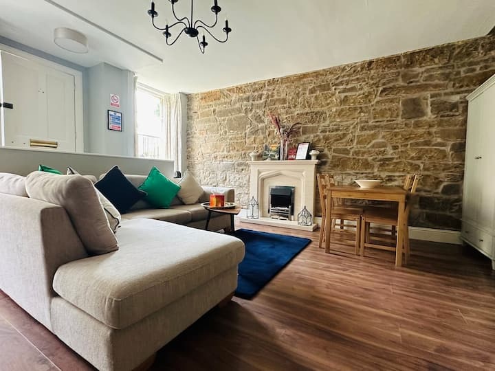 Fabulous 1-bed Getaway In Edinburgh's New Town - Leith
