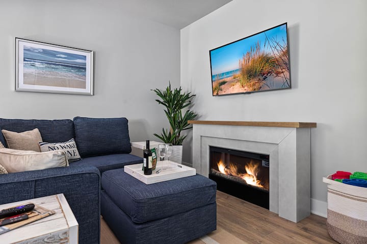 Sandy Shores | Pool, Spa, Walk To Beach + - South Haven, MI