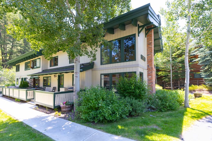 Elegant Three Suite Condo Steps To The Lift - Ketchum, ID