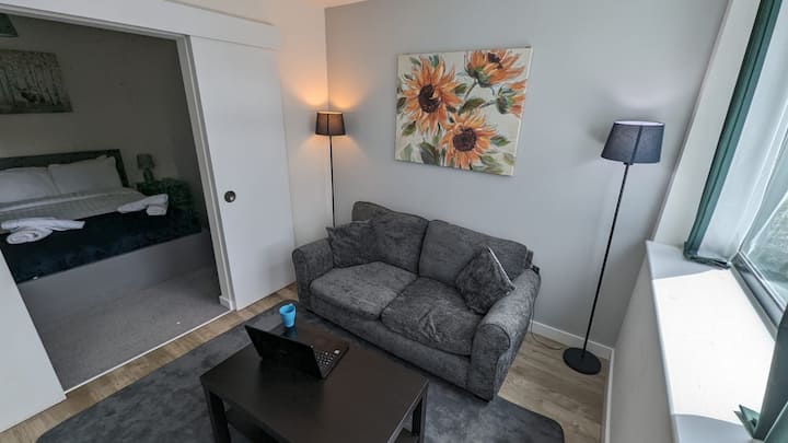 Lovely 1br Penthouse Near Mcr Stadiums - Altrincham