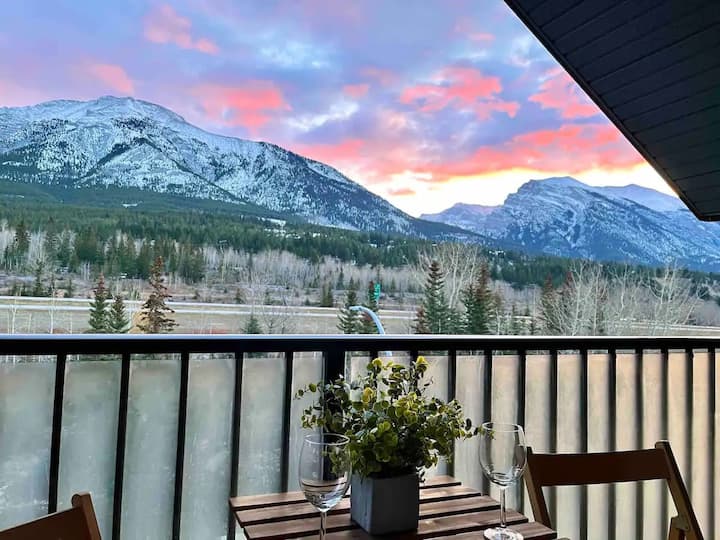 Stunning Silver Creek 1br Mtn View Penthouse - Canmore