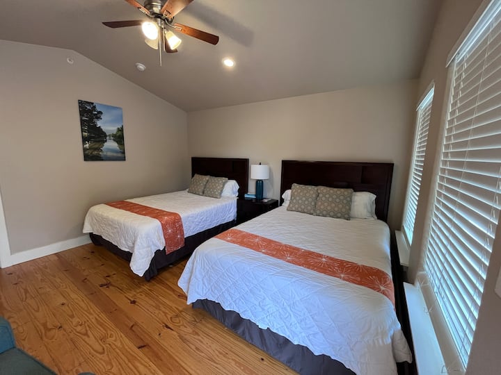 Standalone Double Queen Cabin 12 - Kerrville, TX