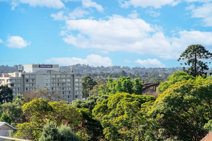 Rosehill Retreat Near Parramatta With Parking - Parramatta