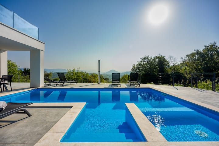 Nono Spinovci- Pool Private - Istria