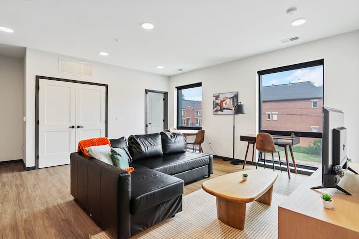 Cozysuites Mass W/ Parking, Lounge & Roof Deck #19 - 인디애나폴리스